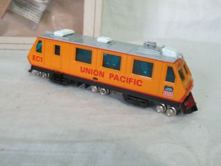 Bachmann HO Scale Union Pacific Plasser EM80C Motorized Track Cleaning ...
